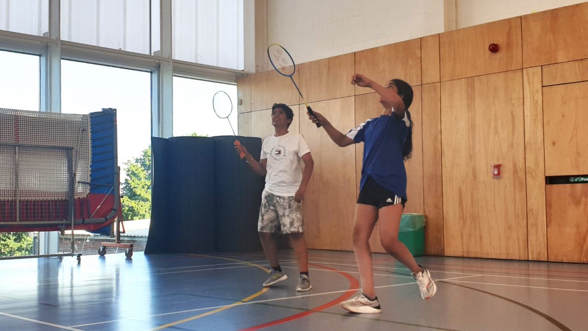 Family Session – Play Badminton